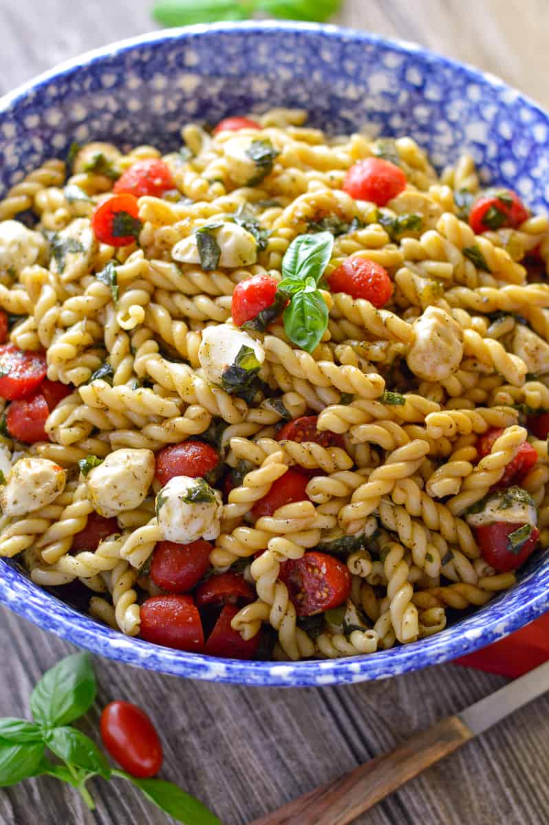 Easy Caprese Pasta Salad (with Mozzarella Balls) - Whole Made Living