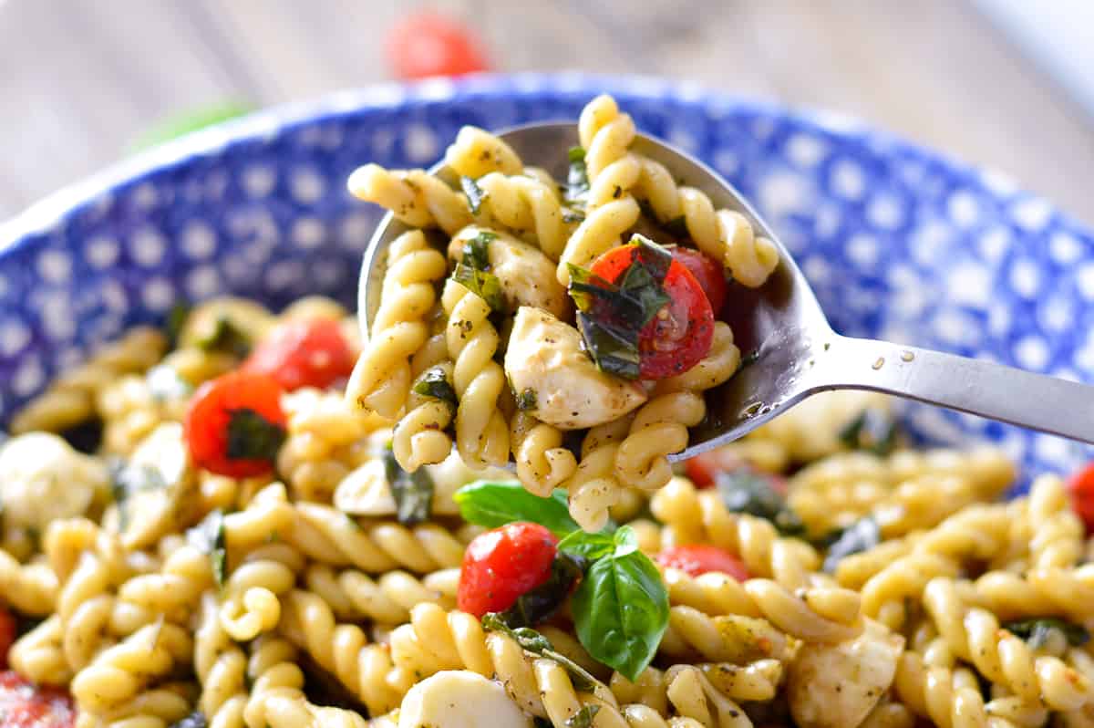 Easy Caprese Pasta Salad (with Mozzarella Balls) - Whole Made Living